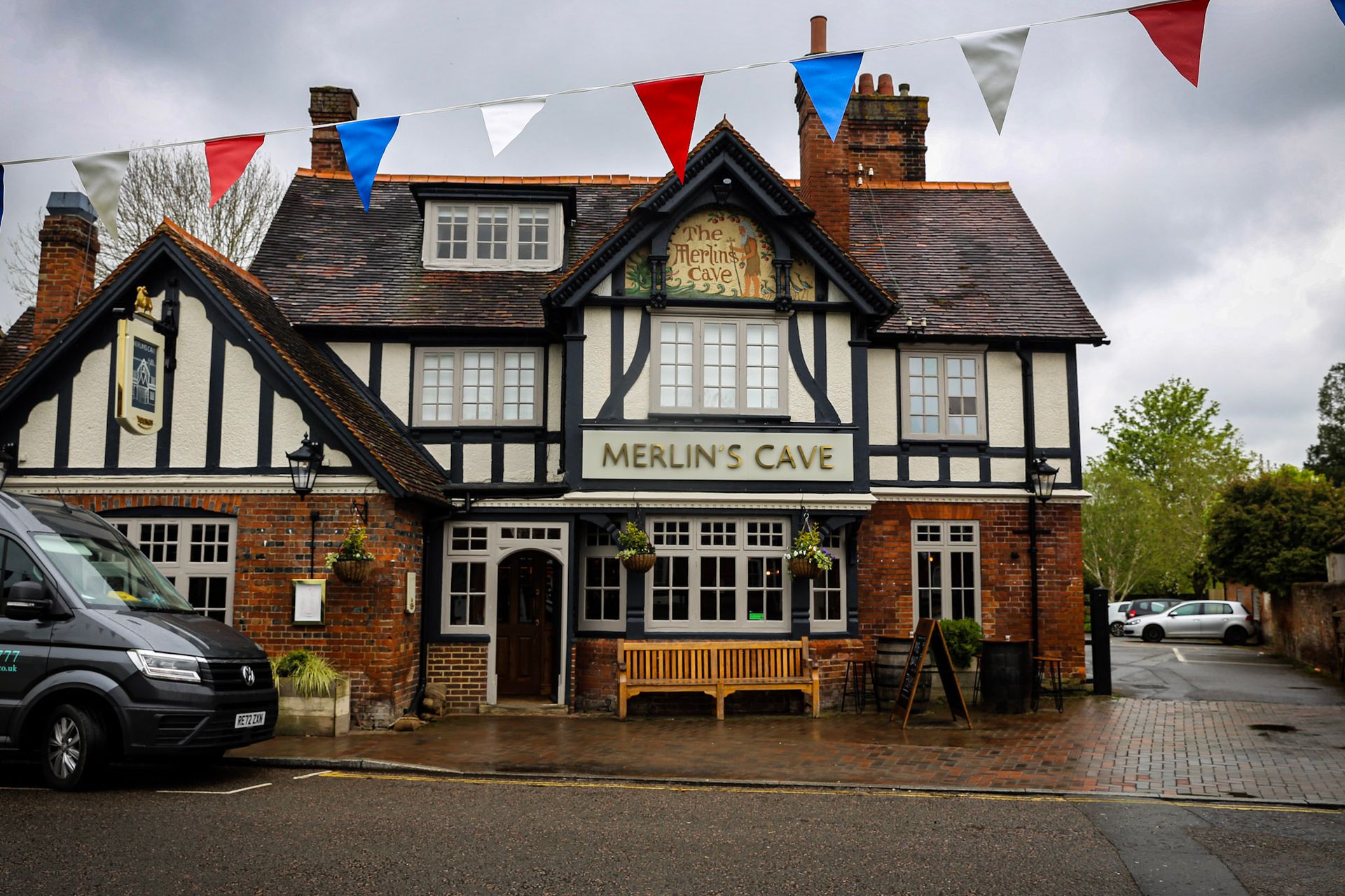 Merlin's Cave | Young's Pub & Restaurant | Chalfont, St Giles